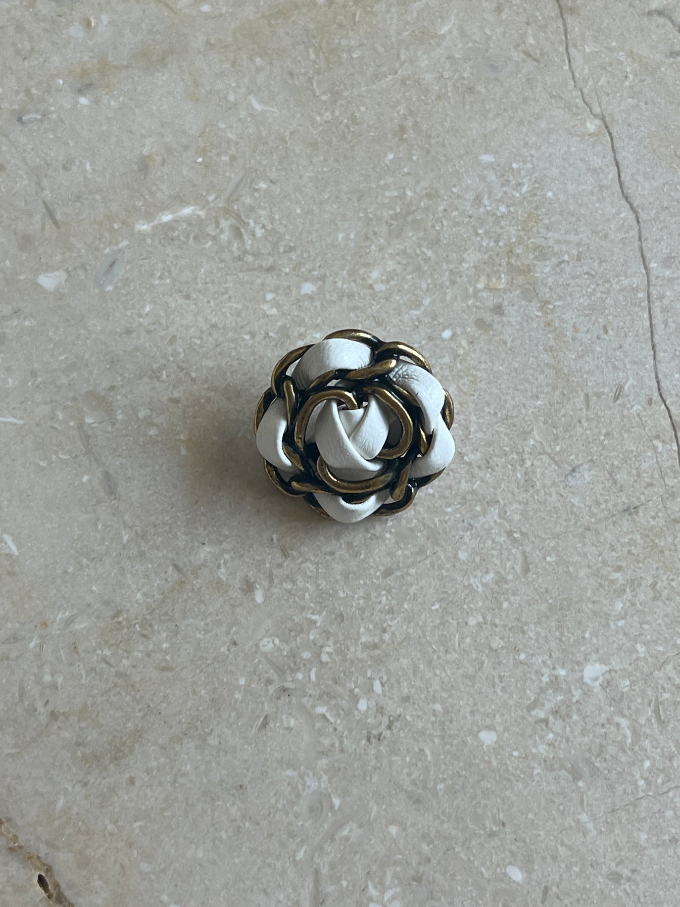 Frost button white – Touch of EEVA