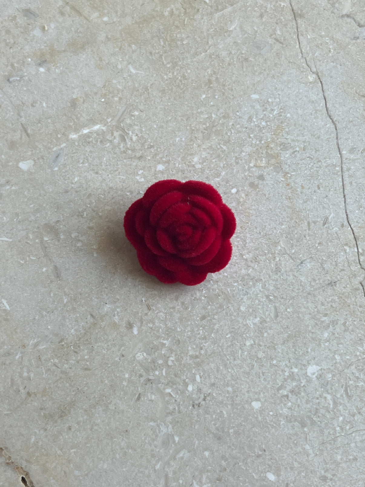 Winter rose button red – Touch of EEVA